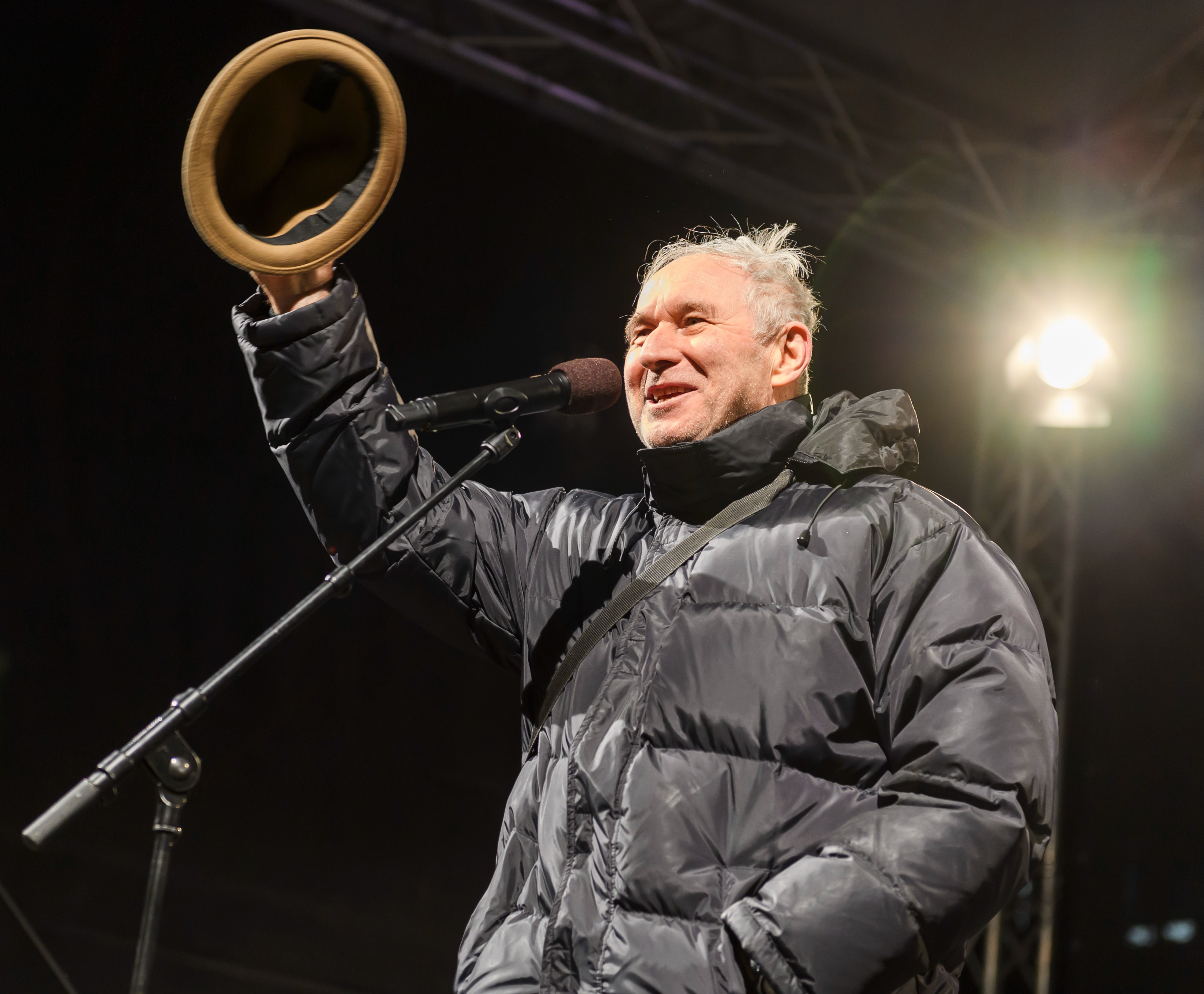 Arcibiskup Róbert Bezák vystúpi na sprievodnom podujatí Pridu v Prahe ...